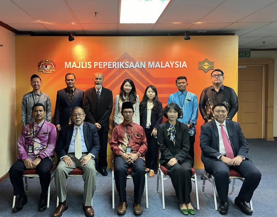 Sesi Kunjungan Hormat dari Geely Talent Development Group dan IETS Sdn Bhd berkaitan usaha untuk ...