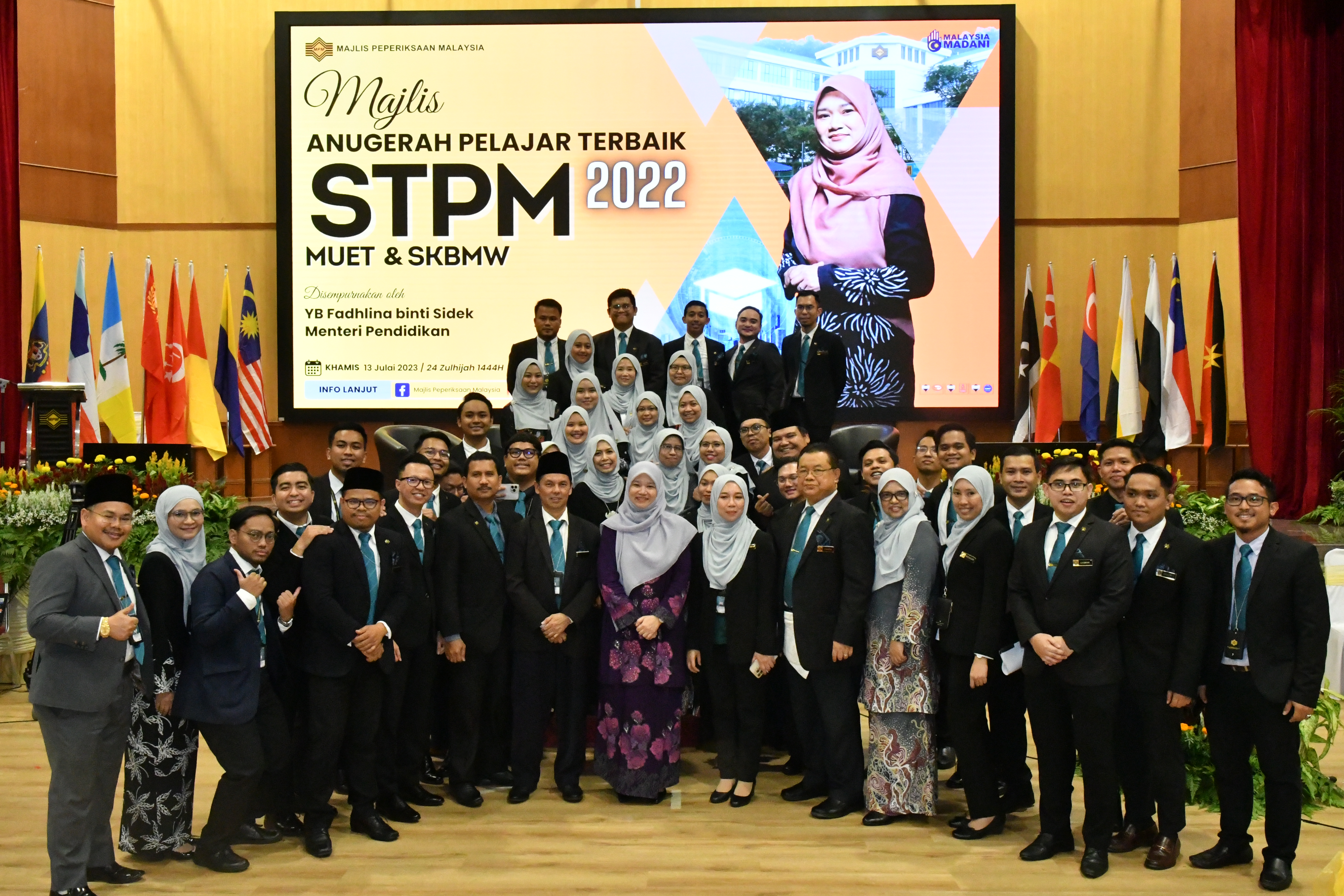Majlis Anugerah Pelajar Terbaik STPM, MUET dan SKBMW 2022 - Portal ...