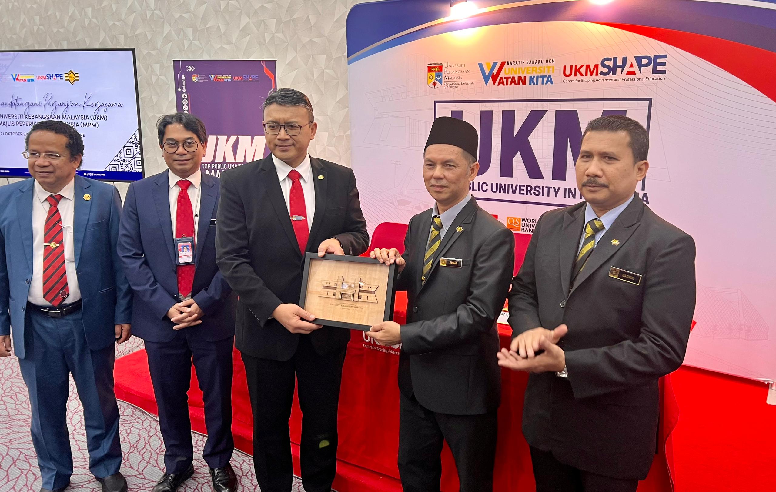 Perjanjian Kerjasama antara Universiti Kebangsaan Malaysia (UKM) dengan ...